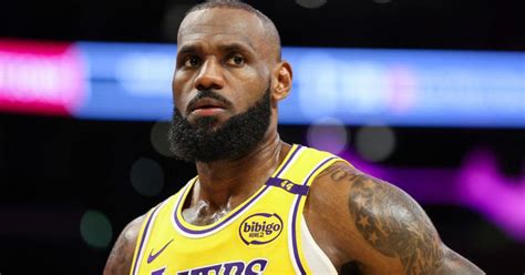 Lebron James Gets In The Face Of Espns Stephen A Smith In Heated Courtside Confrontation