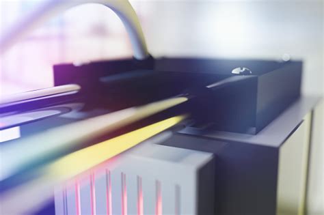 프린터의 3d 인쇄헤드를 클로즈업합니다 틴트 3d는 새로운 기술의 개발에 렌더링 연구 개발 주제에 대한 배경 0명에 대한 스톡 사진 및 기타 이미지 Istock