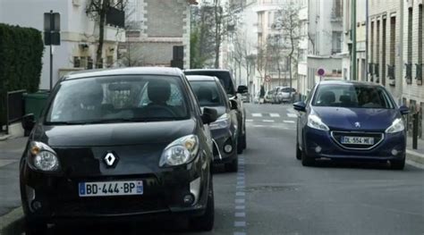 IMCDb org Renault Twingo V Série X in Braquo