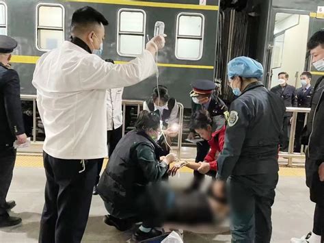 开往合肥的t35突发惊心动魄的一幕！凤凰网安徽凤凰网