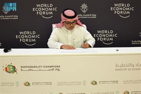 اقتصادي الوطنية للإسكان توقع اتفاقية مع برنامج رواد الاستدامة خلال