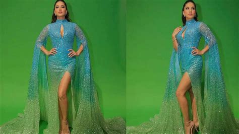 41 Year Old Sunny Leone Flaunts Her Toned Legs As She Decks Up As A