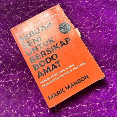 BUKU BEKAS Sebuah Seni Untuk Bersikap Bodo Amat By Mark Manson Buku
