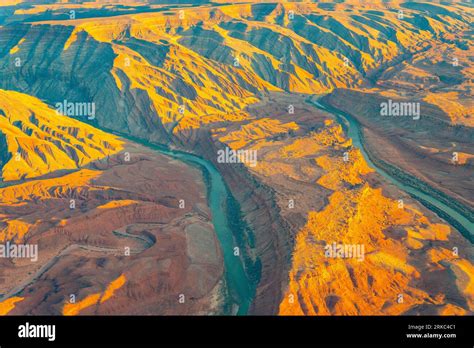 Formations Of The Raplee Anticline Navajo Rservation Utah San Juan