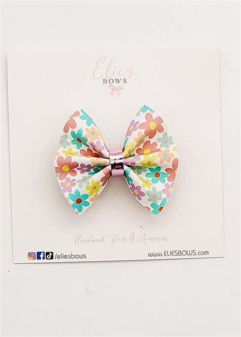 Daisy Flower Pixie Bow 2 Elies Bows