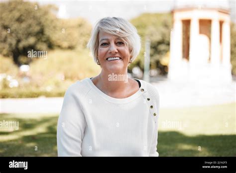 Headshot Of A Mature Woman Hi Res Stock Photography And Images Alamy