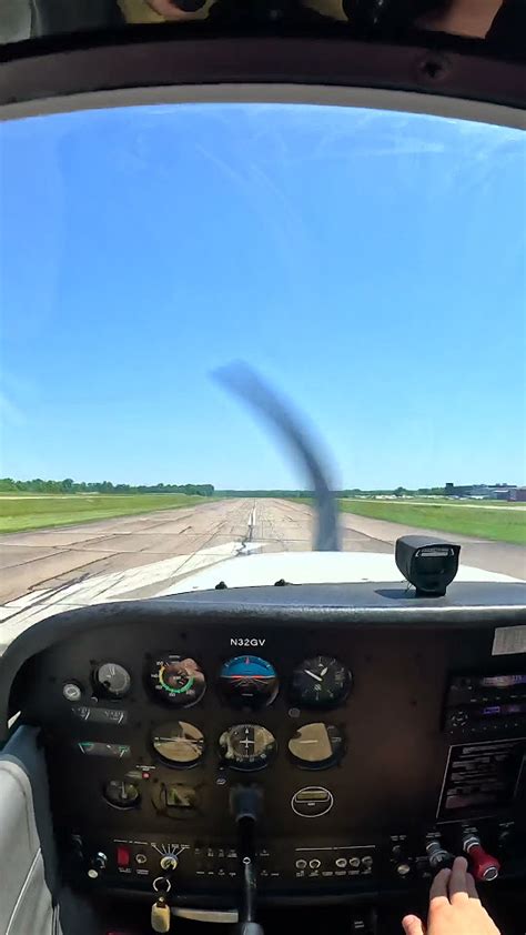 Cessna 172 Takeoff Pilots Eye View Youtube