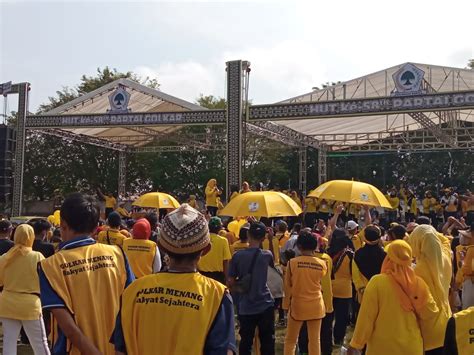Ribuan Masyarakat Antusias Mengikuti Jalan Sehat HUT Ke 58 Partai Golkar JPNN Lampung