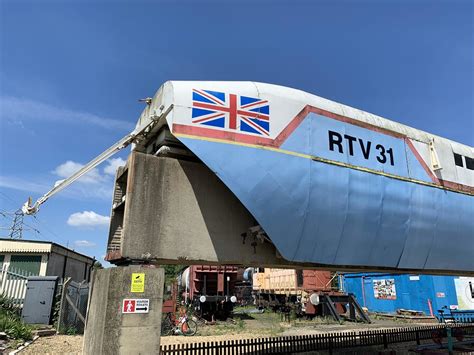 British Diesels And Electrics Rtv 31 Tracked Hovercraft
