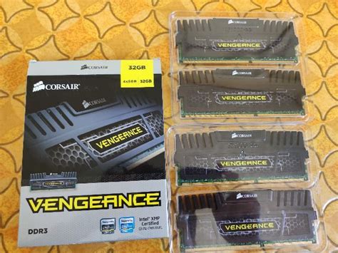 CORSAIR コルセア CMZ32GX3M4X1600C10 VENGEANCE DDR3-1600 メモリ DDR3 PC3-12800 ...