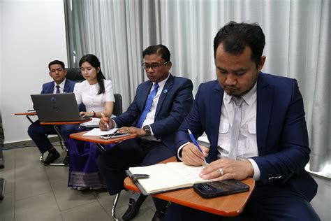 រូបភាពសកម្មភាពសមាសភាពគណៈកម្មាធិការជាតិរៀបចំការបោះឆ្នោត គ ជ ប ក្នុងពិធីប្រកាសចូលកាន់តំណែងប្រធាន