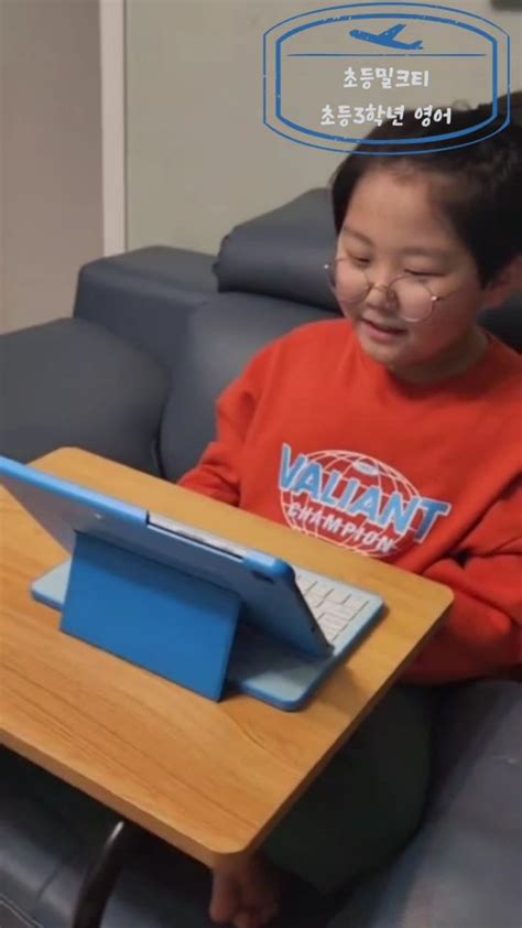 괴짜언니 협찬🍕 청년피자 신메뉴 바질콰트로피자 바질크림이 주는 고급진 비주얼에 산뜻하고 향긋함이 입안에 사르르~ 퍼지는 맛에 4가지 치즈가 주는 부드럽고 리치한