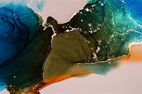 추상밝은 색의 유체 배경 황금 줄무늬가 있는 손으로 그린 알코올 페인팅 고해상도 배경 디자인을 위한 액체 잉크 기술 텍스처 건강관리와 의술에 대한 스톡 사진 및 기타 이미지