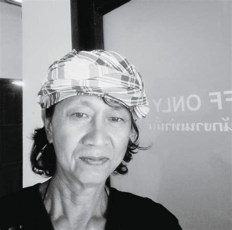 Naewnanews เราไม่เห็นด้วยกับกรณีที่นายสุรทิน พิจารณ์หรือใครก็ตาม ที่จะเลือกใช้วิธีแจ้งความเอา