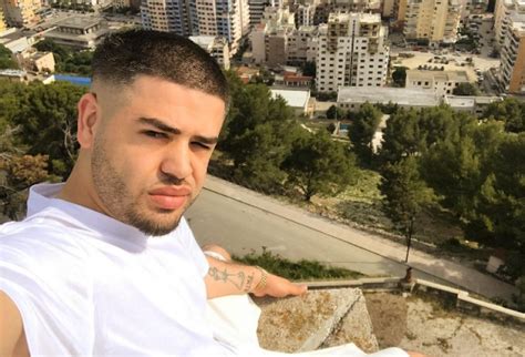 Noizy Ende Nuk Ka Hequr Dorë Nga Ky Gjest Fëmijëror Foto
