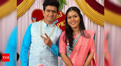 Mann Udu Udu Jhala Actor Ruturaj Phadke Gets Engaged To Beau Priti