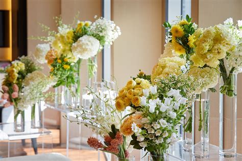 노랑톤의 컬러로 싱그러운 느낌을 연출해보세요