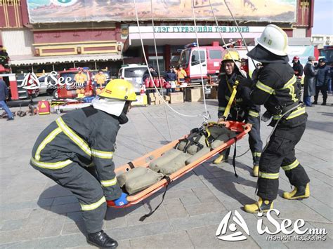 Цасан шуурганаас 39 хүүхэд 220 том хүнийг авран хамгаалжээ Isee Mn