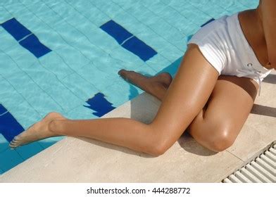 Naked Beautiful Blonde Woman Relaxing Indoor Stock Photo 693338518