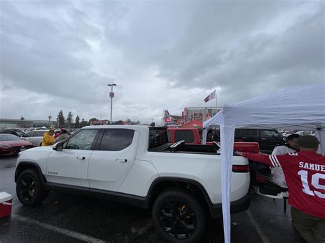 First Tailgate Rrivian