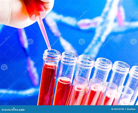 Close Up Van Reageerbuizen Met Pipet Op Rode Vloeistof Op Abstracte Dna