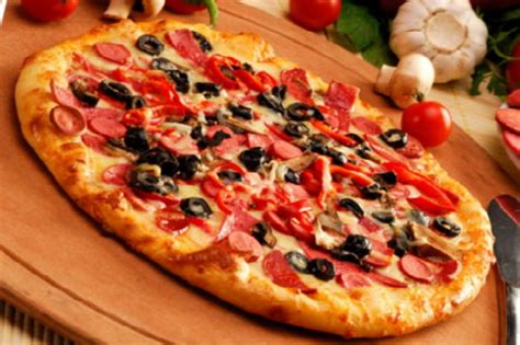 Pizza calabresa massa de mel e cachaça é receita especial para a