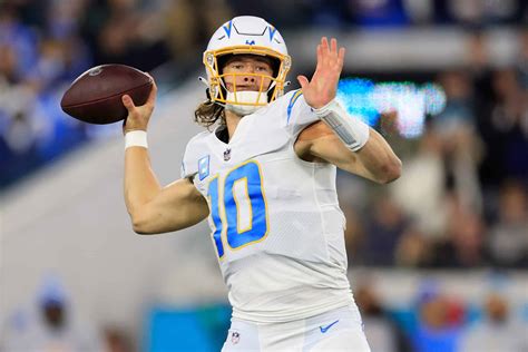 Chargers Justin Herbert Signs Nfl Record 2625 Million Deal