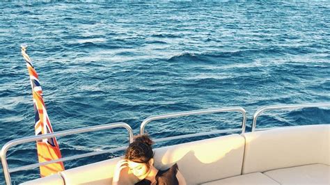 Best Spf For Protecting Skin Highest Spf Sunscreen Teen Vogue