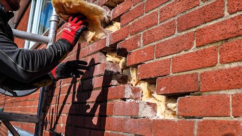 Bricklaying Repairing A Crack In A Brick Wall Youtube
