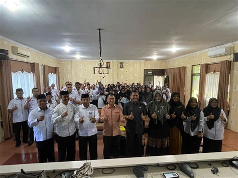 Rektor Unilak Dr Junaidi Bertemu Siswa Dan Guru MAN 2 Pekanbaru Ini