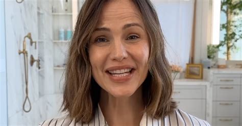 제니퍼 가너 맨발의 노숙자 보고 신발 벗어 줘날개 없는 천사 할리웃통신