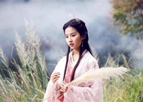 趙立新被官媒點名批評，多部待播劇或受影響，波及靳東、劉亦菲 每日頭條