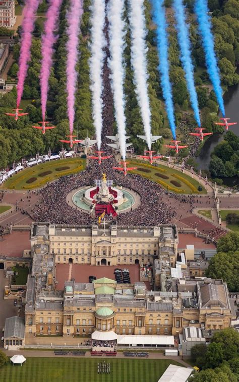 Коли фашизм і тоталітаризм змовились під час Другої світової в Україні загинули близько 5 5 млн