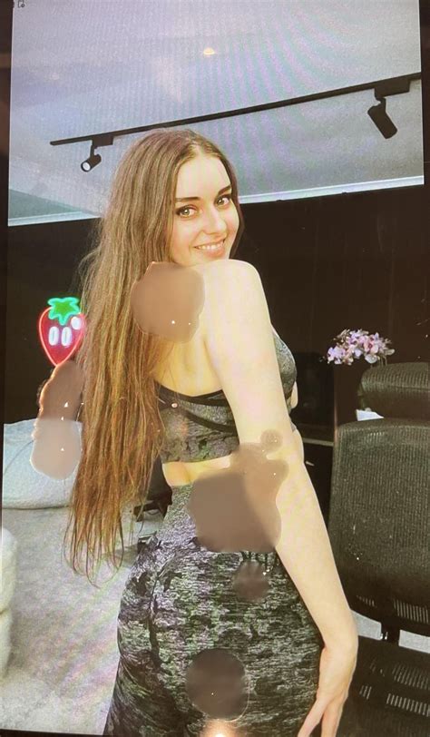 She‘s Just To Hot Rloserfruit