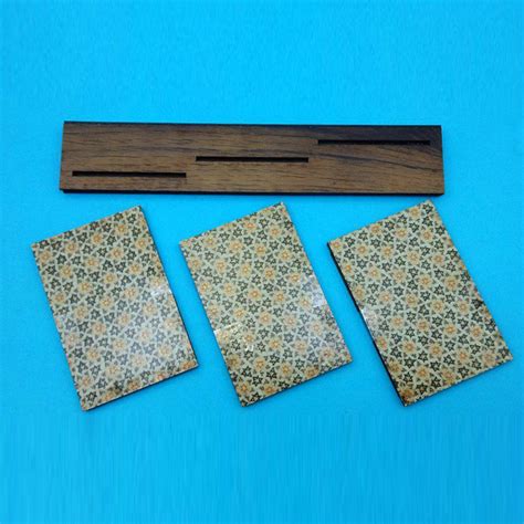 قیمت و خرید استند رومیزی تزیینی مدل Teylor Swieft کد S 555