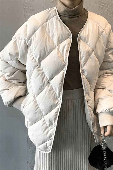 【羽绒服合集】低至89元起！立领设计拼接，细节感满满，温度与风度兼具。简单基础的版型，好搭保暖又实用，又轻又暖，袖长胸围程序