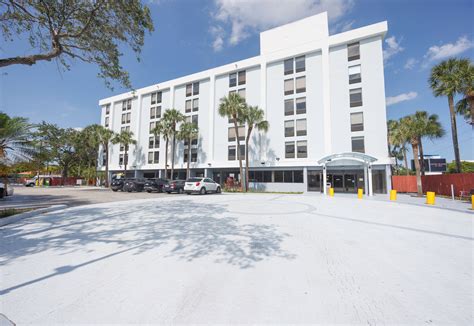 B B Hotel Miami Airport