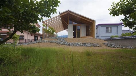 Ryuichi Ashizawa Architects Creates Semi Outdoor Half Barn In Hashimoto