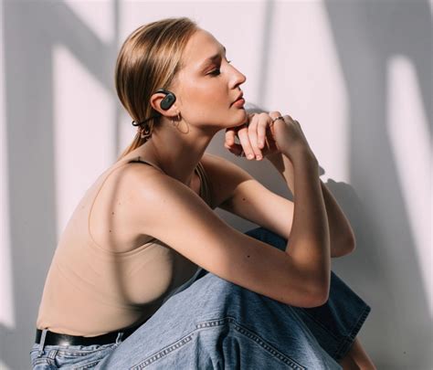 Découvrez les premiers écouteurs sans fil JBL à conduction aérienne les JBL Soundgear Sense