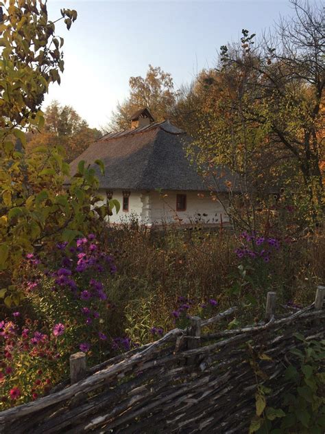Pin De Lyubovpylypenko En Осінь Бабине літо Cabaña De Jardín