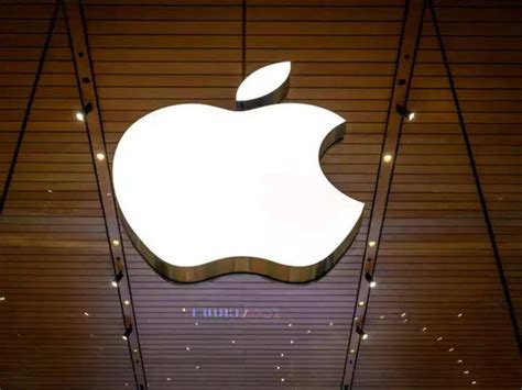 Maestri Apple Cfo Luca Maestri Sells Stock Worth 169 Million