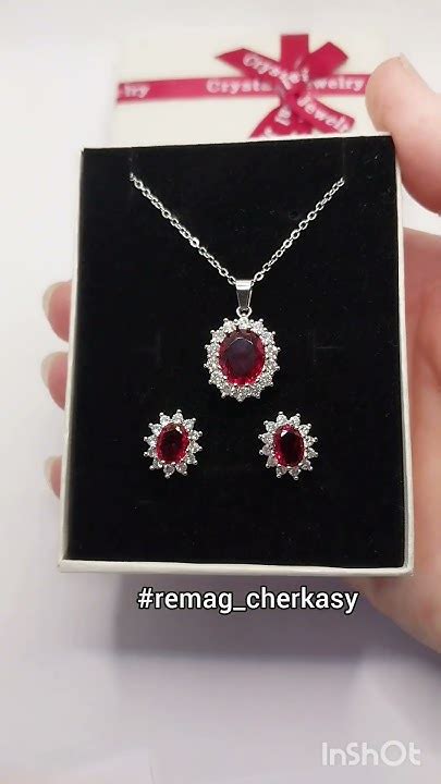 Новинка Рубіновий овал з цирконами у сріблястій оправі Класичний подарунок дівчині в