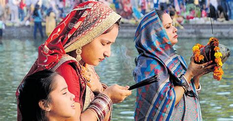 Devotees Perform Puja In Dirty Yamuna