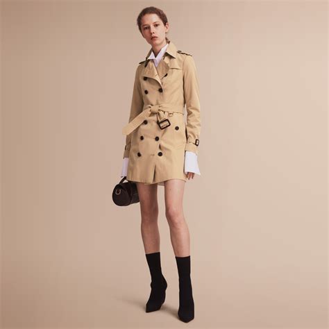The Sandringham Mid Length Heritage Trench Coat Honey Burberry