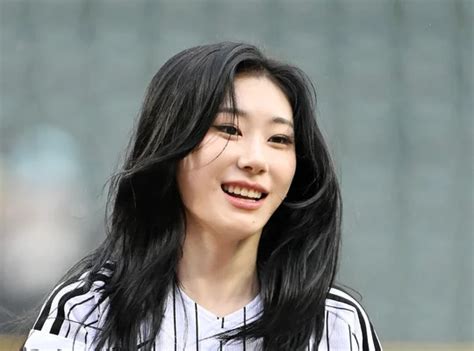 230916 Itzy Chaeryeong At 2023 Shinhan Bank Sol Kbo League Kpopping