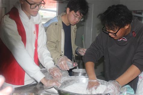 孝润港城，爱满重阳——马卡洛夫海洋工程学院青协举行重阳节走进养老院活动 江苏海洋大学马卡洛夫海洋工程学院