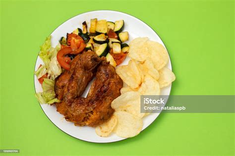 칩과 채소를 곁들인 전형적인 포르투갈 훈제 소시지 알헤이라 0명에 대한 스톡 사진 및 기타 이미지 0명 건강한 식생활 고기 Istock