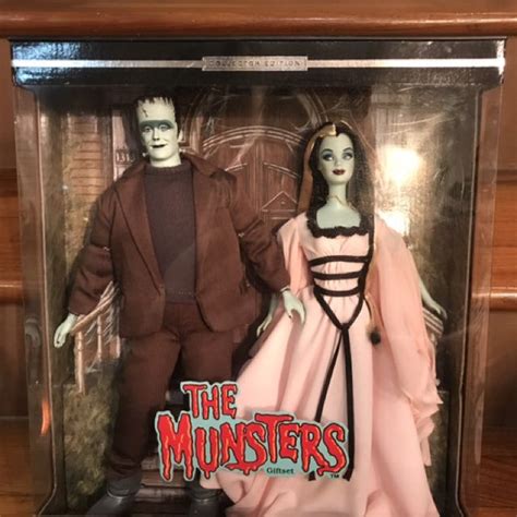 The Munsters Barbie And Ken Collectable Tset 2001 Nrfb Hobbies