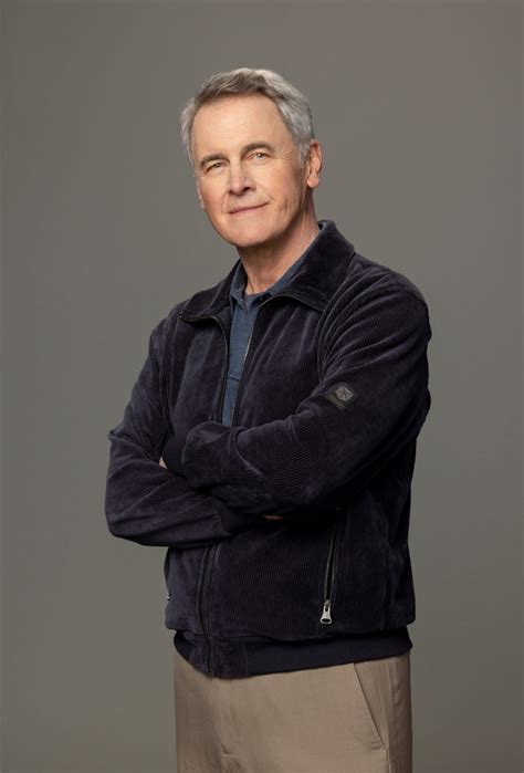 Mark Moses A Look At His Life And Career