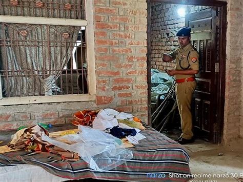 Azamgarh Husband Hacked His Wife To Death With A Shovel आजमगढ़ में